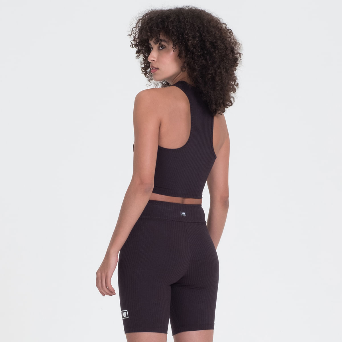 Top Essentials Feminino